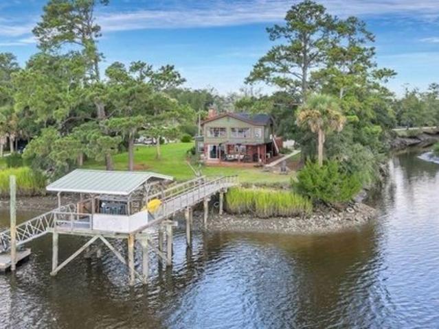 120 Smoakhouse Dr, Midway, GA 31320