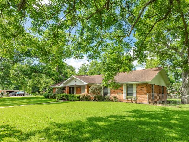 120 Southern Oaks Drive
