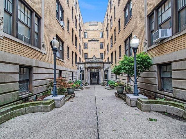 120 Seward Street