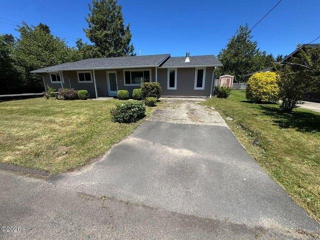 120 SE Salmon St, Waldport, OR 97394