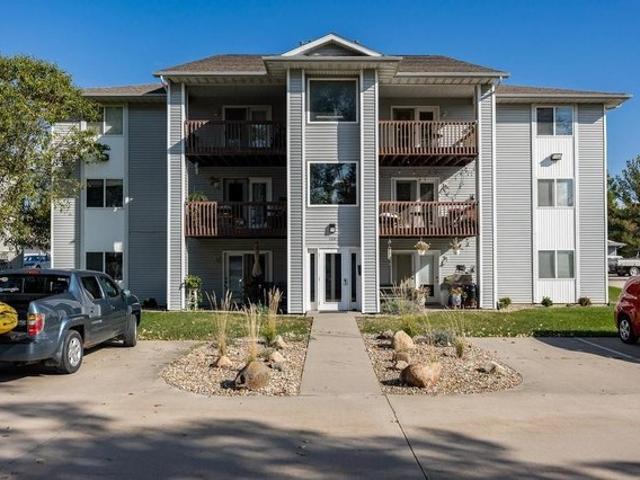 120 Shannon Dr Unit 10, North Liberty, IA 52317