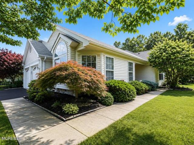 120 Skyline Dr, Lakewood, NJ 08701