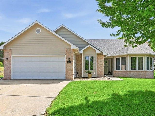 120 Sleepy Hollow Dr, Shenandoah, IA 51601