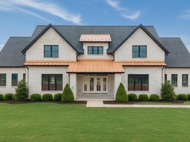 120 Stables Ln, Lynchburg, VA 24503