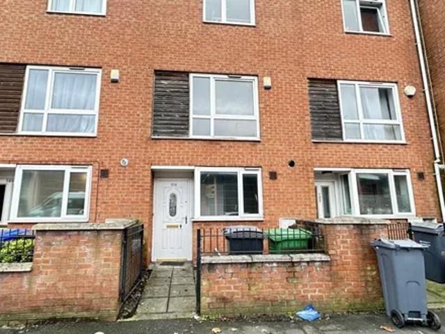 120 Stockport Road, Brunswick, Manchester, M13 9DZ, United Kingdom | 4 bed townhouse for rent #137836446 | Rentberry
