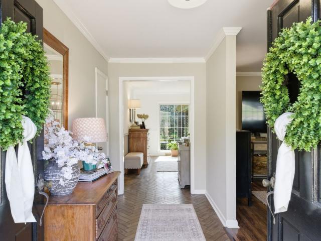 120 Sunset Dr
