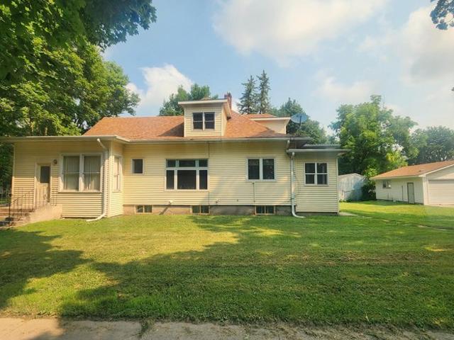 120 Park Ave W, Renville, MN 56284