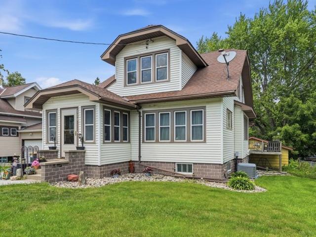 120 Park Pl W, Norwood Young America, MN 55368