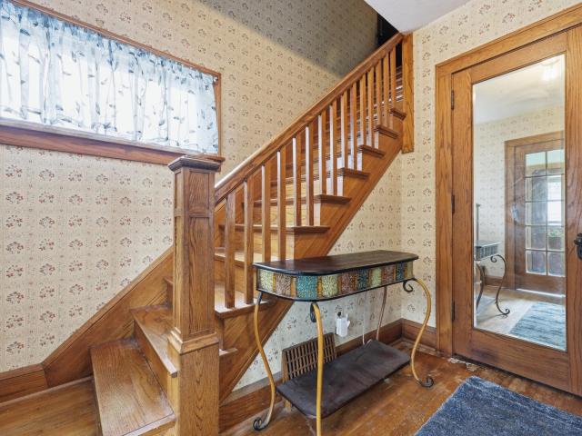 120 Park Place W