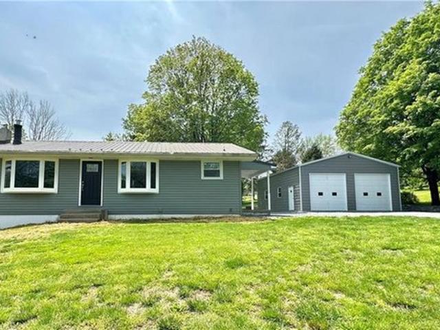 120 Pine Tree Ln, Upper Mt Bethel Township, PA 18343