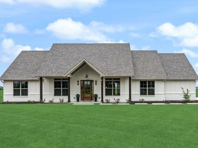 120 Quail Run Ct, Decatur, TX 76234
