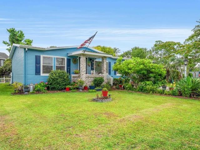 120 Queens Rd, Little River, SC 29566