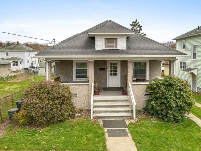 120 Rogers Ave, Endicott, NY 13760