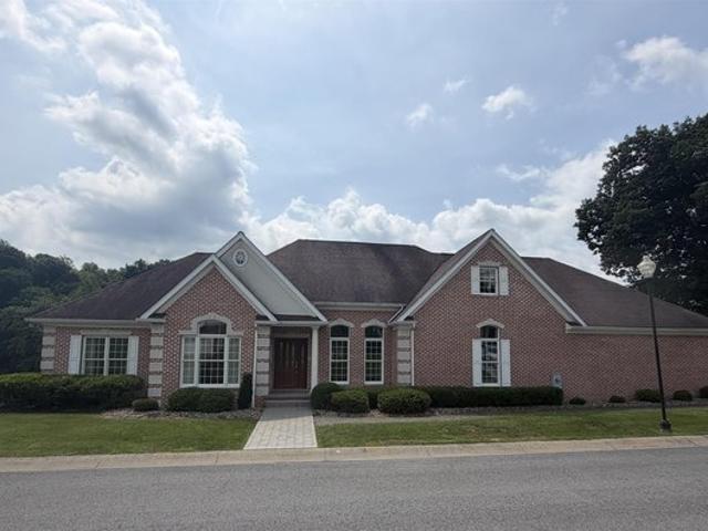 120 River Crest Dr, Fairmont, WV 26554