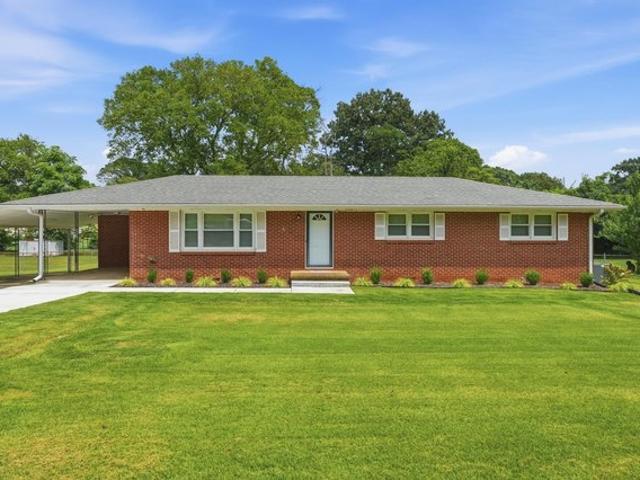 120 River Dr, Tuscumbia, AL 35674