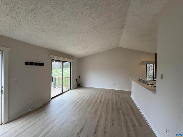 120 Riverfield Farm Ln