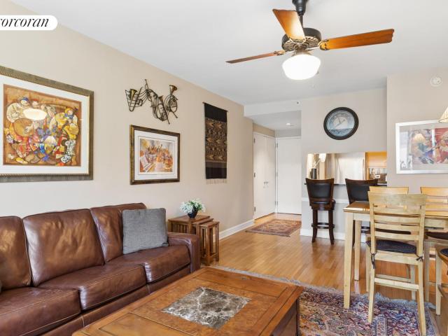 120 RIVERSIDE Boulevard 14P