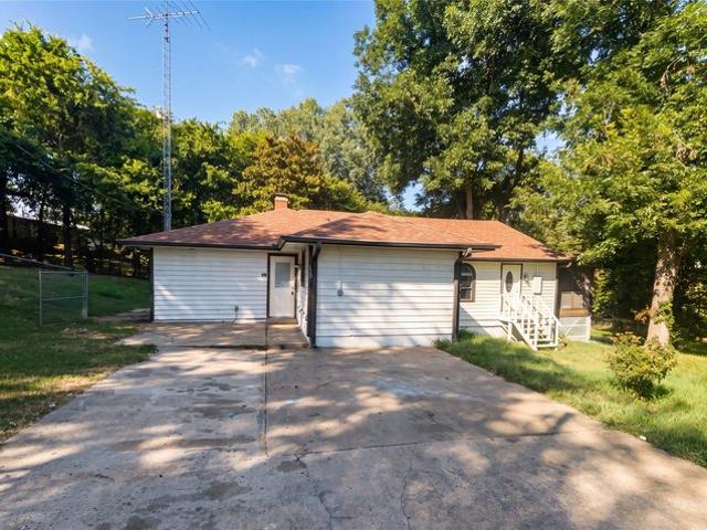 120 Rs County Road 1623, Lone Oak, TX 75453