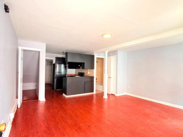 120 W Elm Street