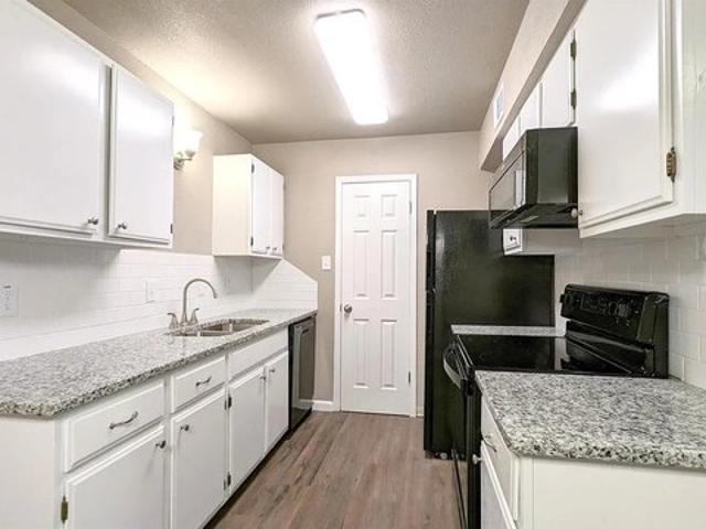 120 W Main St, Troy, TX 76579