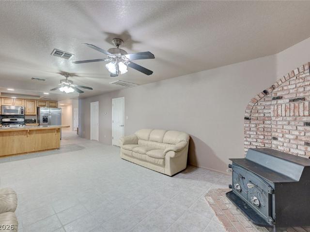120 W Middleton Drive