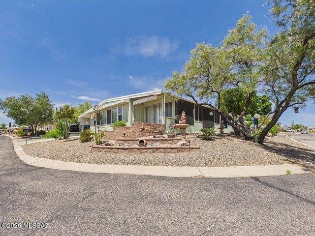 120 W Mora Dr, Green Valley, AZ 85614