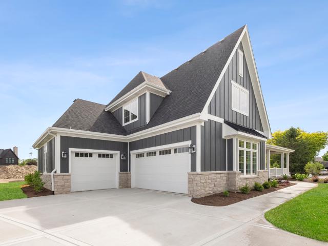 120 W Sauk Trail