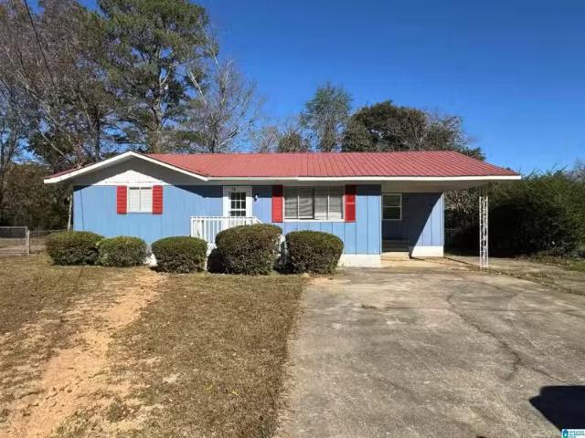 120 WOODLAND DR, TALLADEGA, AL 35160