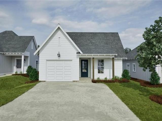 120 Woodland Ln, Opelika, AL 36801
