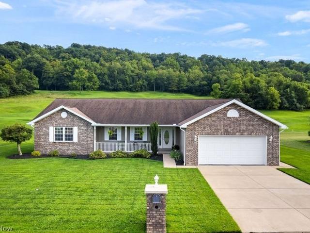 120 Woodridge Dr, Mineralwells, WV 26150