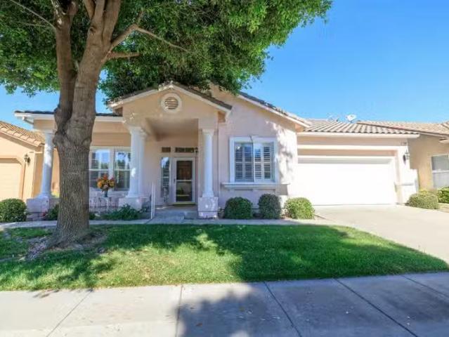 120 WOODS CREEK DR, OAKDALE, CA 95361 Single Family Residence.