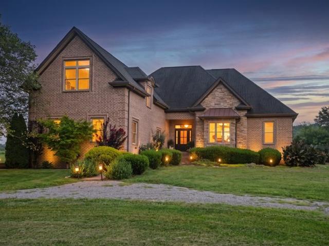 120 Wartrace Creek Rd, Wartrace, TN 37183