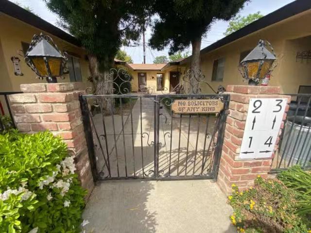 120 Washington Ave #4, Bakersfield, CA 93308