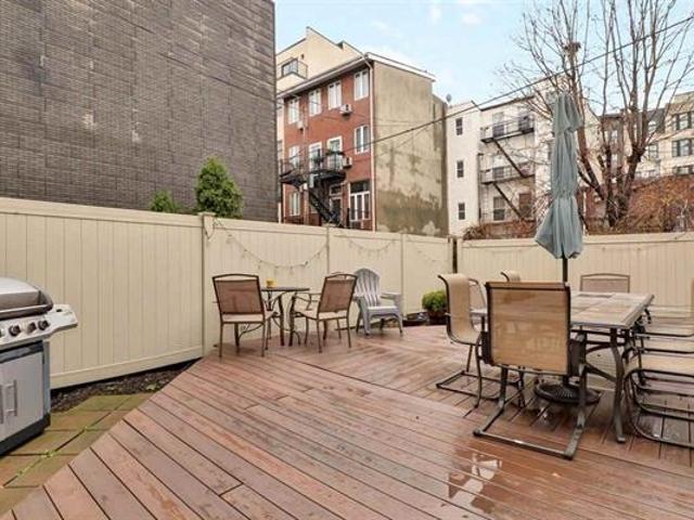 120 Willow Ave # 4 2R