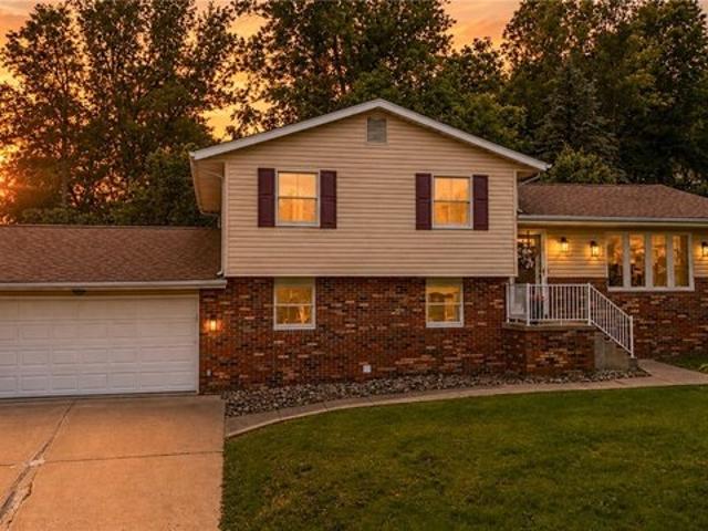 120 Windermere Dr, Saint Clairsville, OH 43950