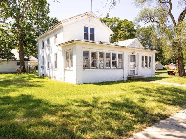 120 Union St, Lawton, MI 49065
