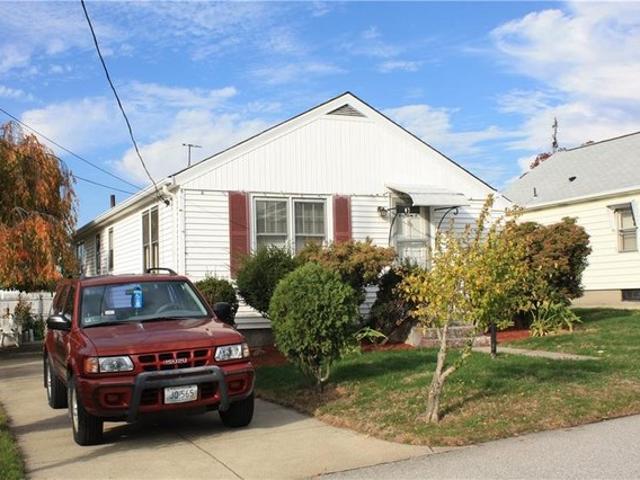 120 Volturno St, North Providence, RI 02904