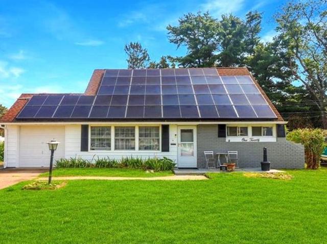 120 Vermont Ln, Levittown, PA 19054