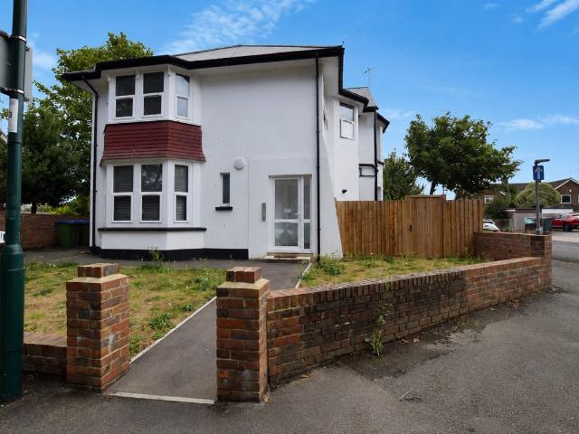 120 Victoria Drive, Bognor Regis, West Sussex PO21, Studio to rent, £775 pcm | PrimeLocation