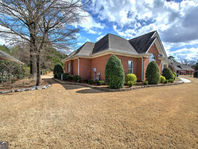 120 Vinings Way SE