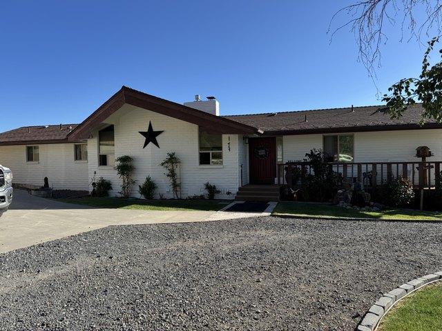 12140 Clovis Dr, Klamath Falls, OR 97603