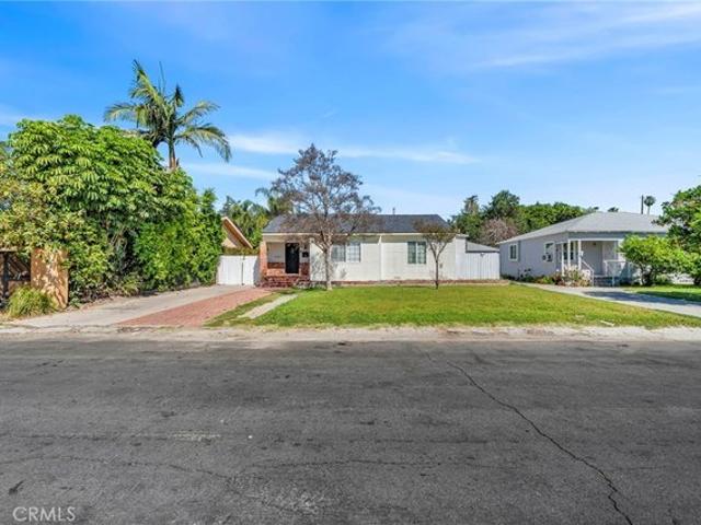 12145 Hatteras St, Valley Glen, CA 91607