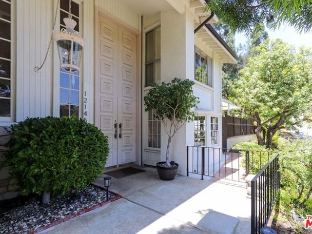 12145 LA Casa Ln, Los Angeles, CA 90049