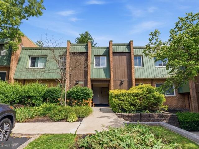 1214 Meadowview Ln Unit 1214, Mont Clare, PA 19453