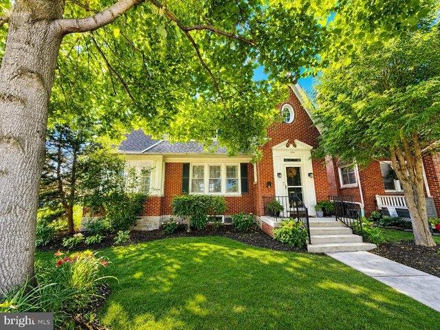 1214 Oak Hill Ave, Hagerstown, MD 21742