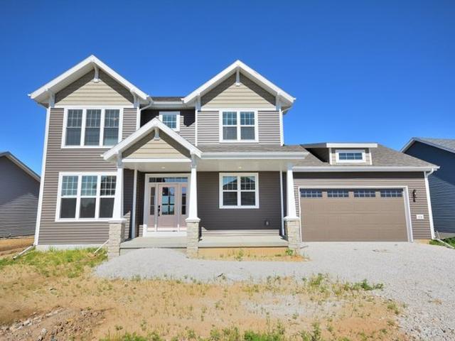 1214 Arrowood Cir W, Oconomowoc, WI 53066