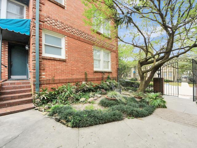 1214 Bartlett Street 16
