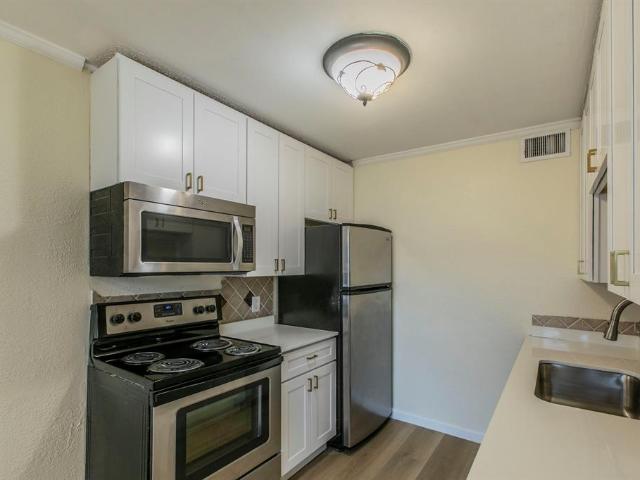 1214 Baylor Avenue # 205