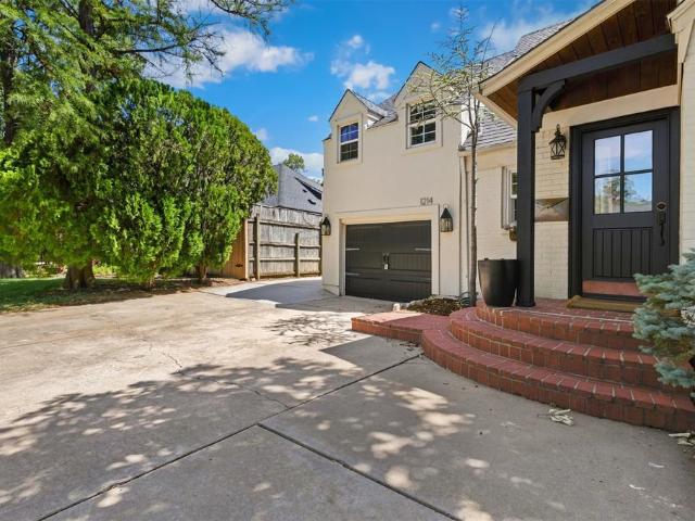 1214 Belford Avenue