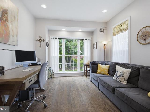 1214 Edgemoor Court